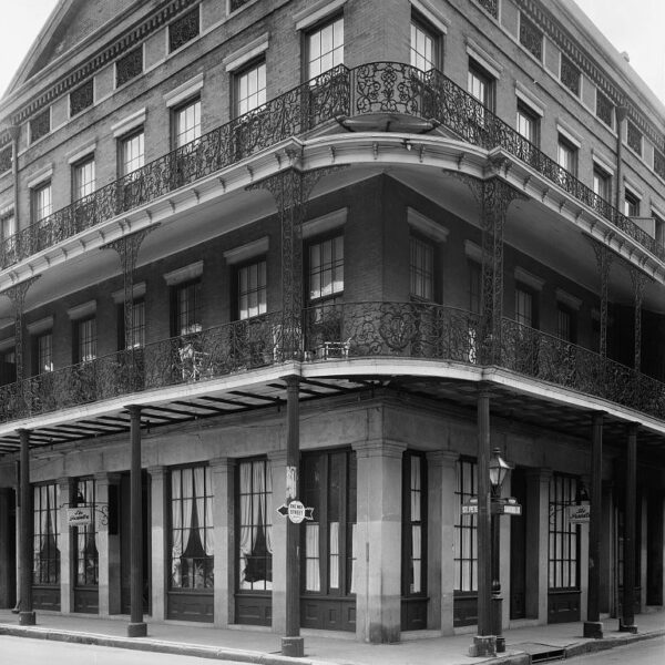 How “Keeping up with the Pontalbas” sparked a decorative ironwork trend ...